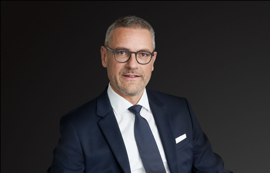 Homburger: PWC sells its global mobility services business, Vialto Partners